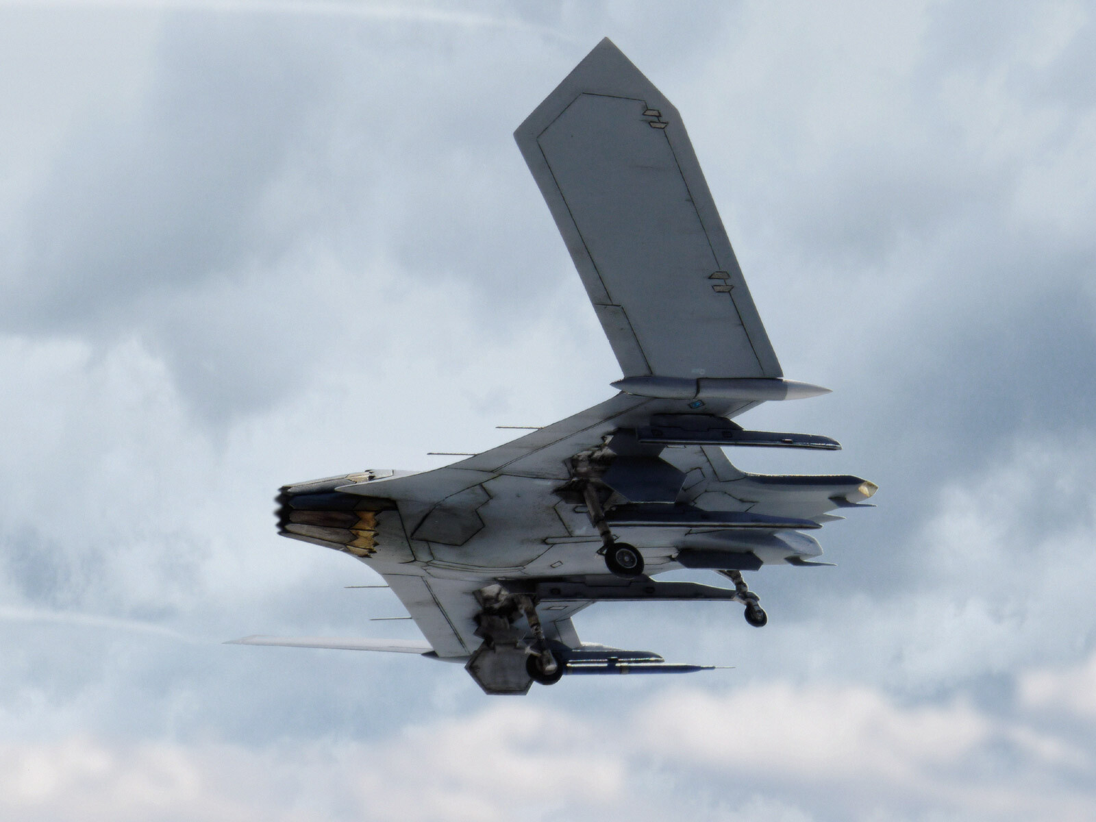 ArtStation - Unmanned Tactical Fighter MQ-90 "Quox"