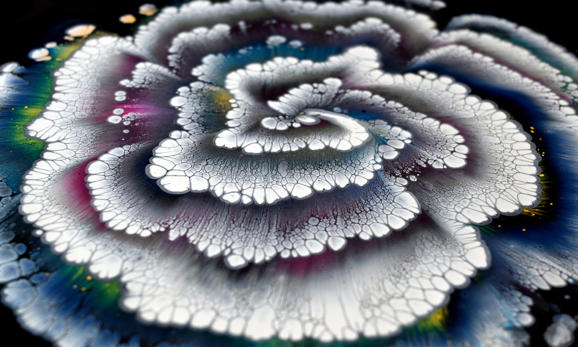 Fiona Art - Transform Spiral Into Flower Using New Pouring Medium ...