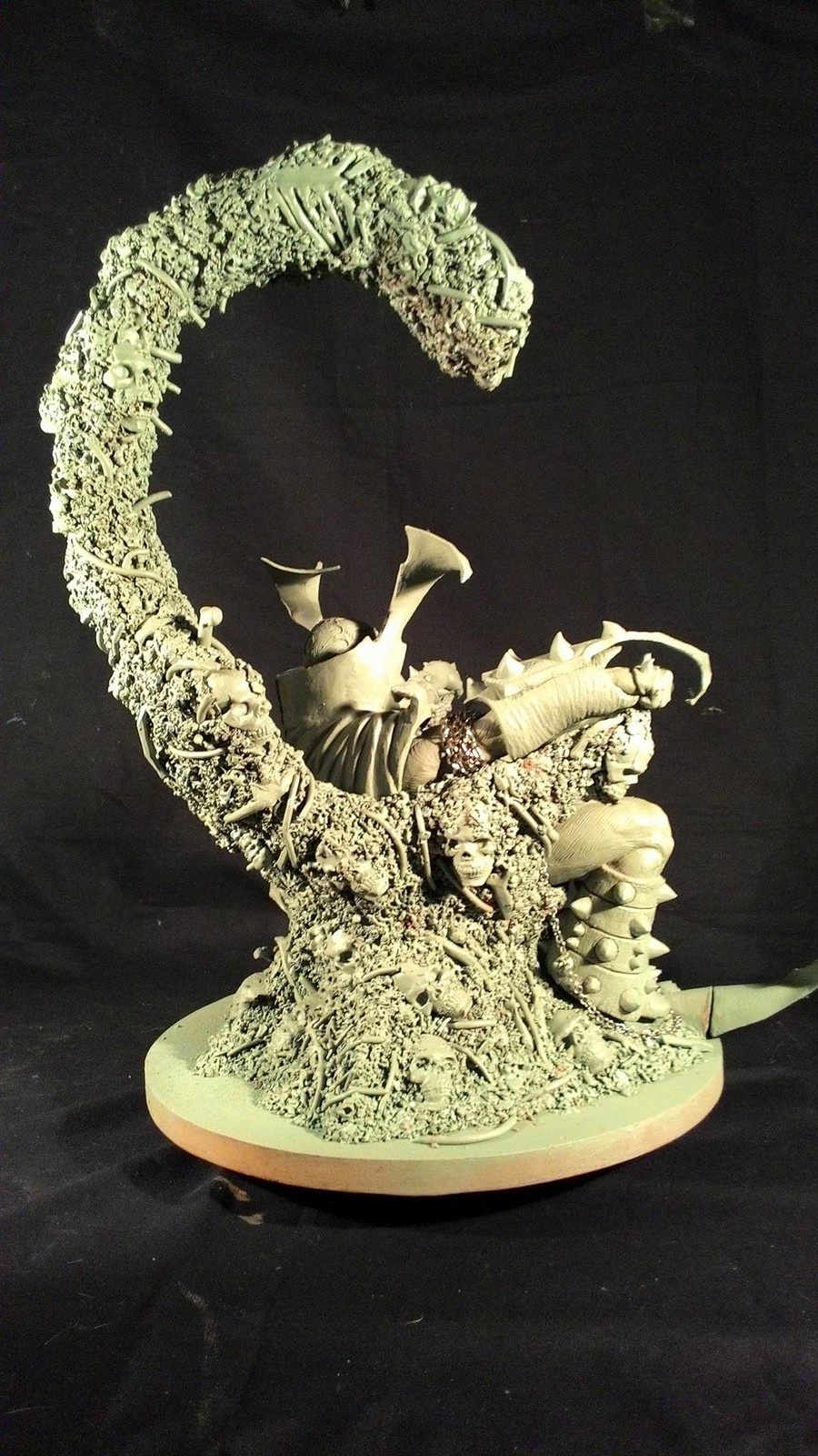 Heleno Lyra - Spawn on throne