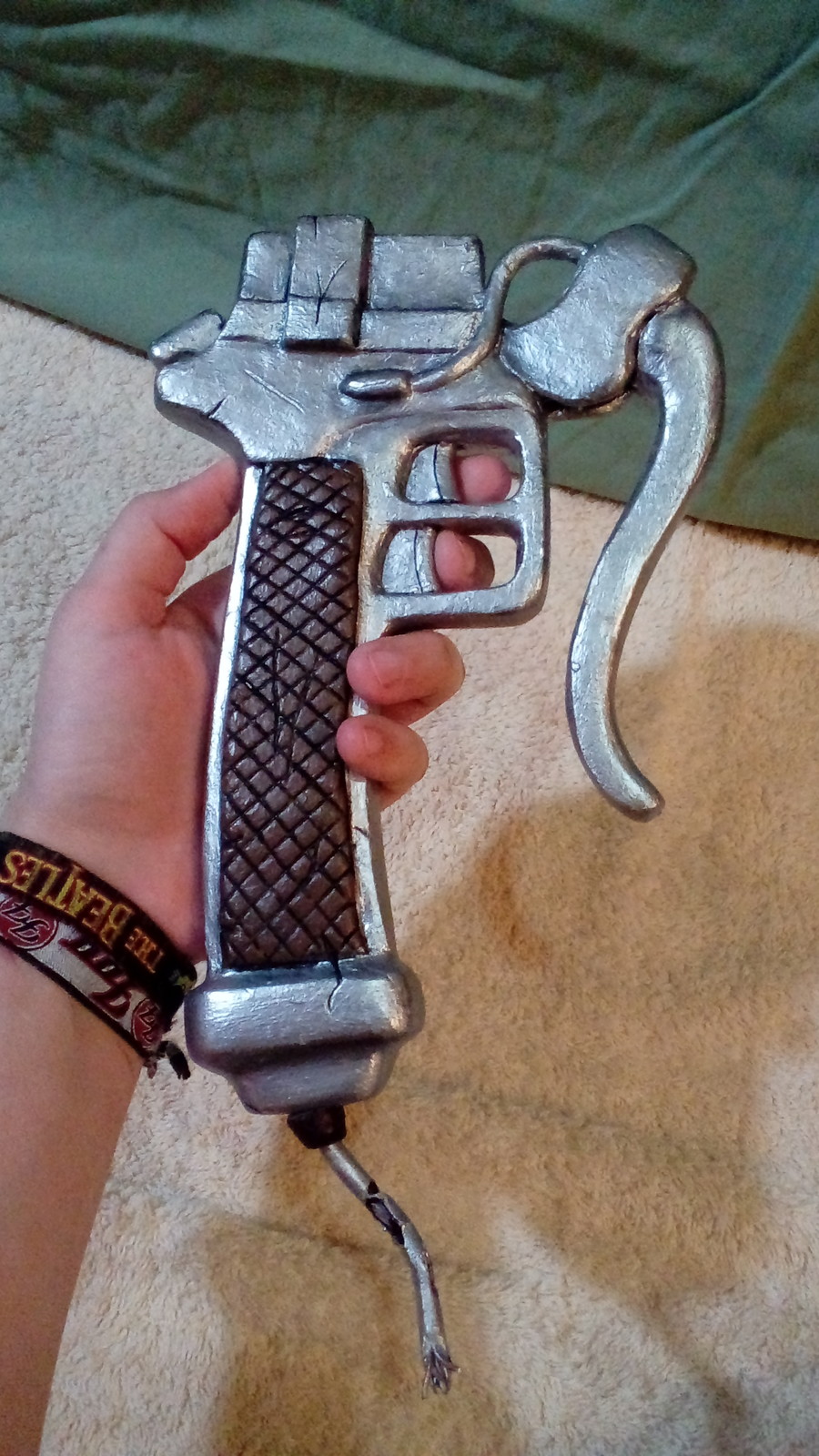 Garaki ¨¨ - (Shingeki no Kyojin / Attack on Titan) 3DMG Blade Handler