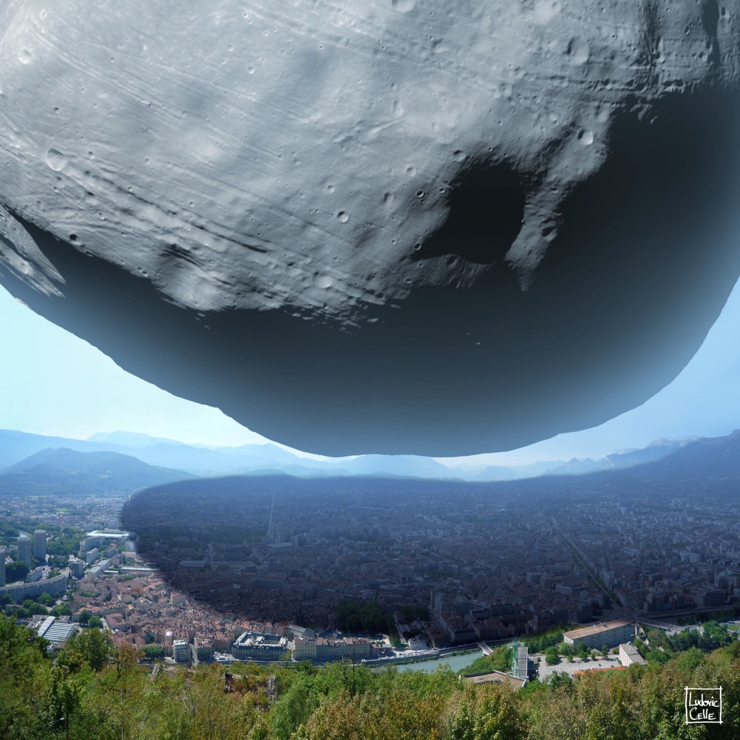 phobos moon size