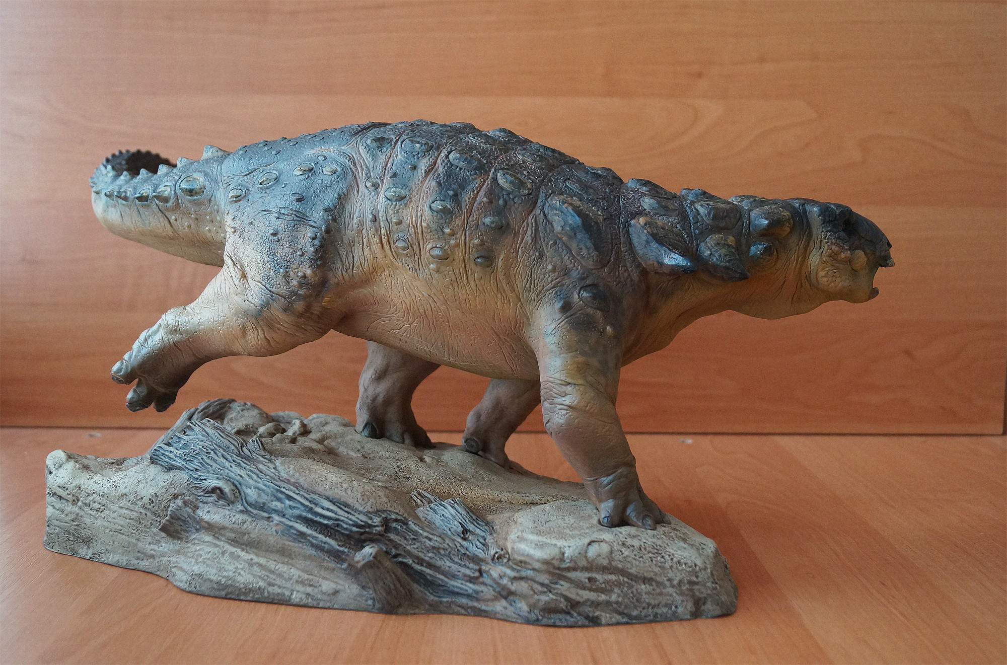 Sergey Avtushenko - Statue of the dinosaur Denversaurus