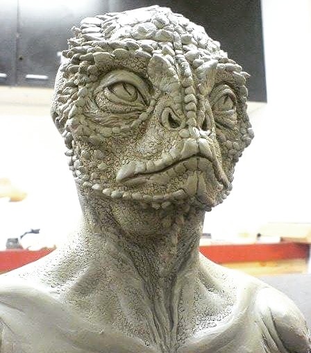 humanoid lizard alien