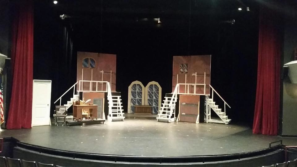 Kit Glogovsky - Set Design