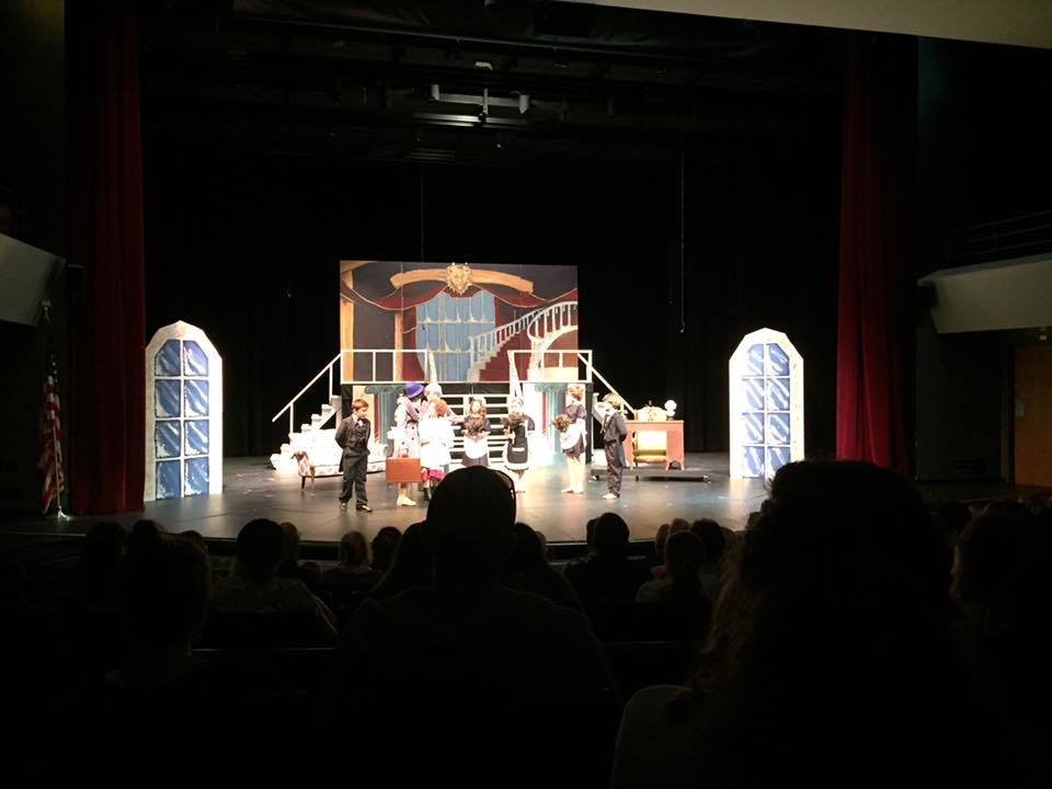 Kit Glogovsky - Set Design