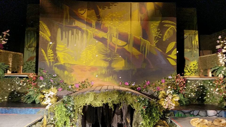 Kit Glogovsky - Set Design