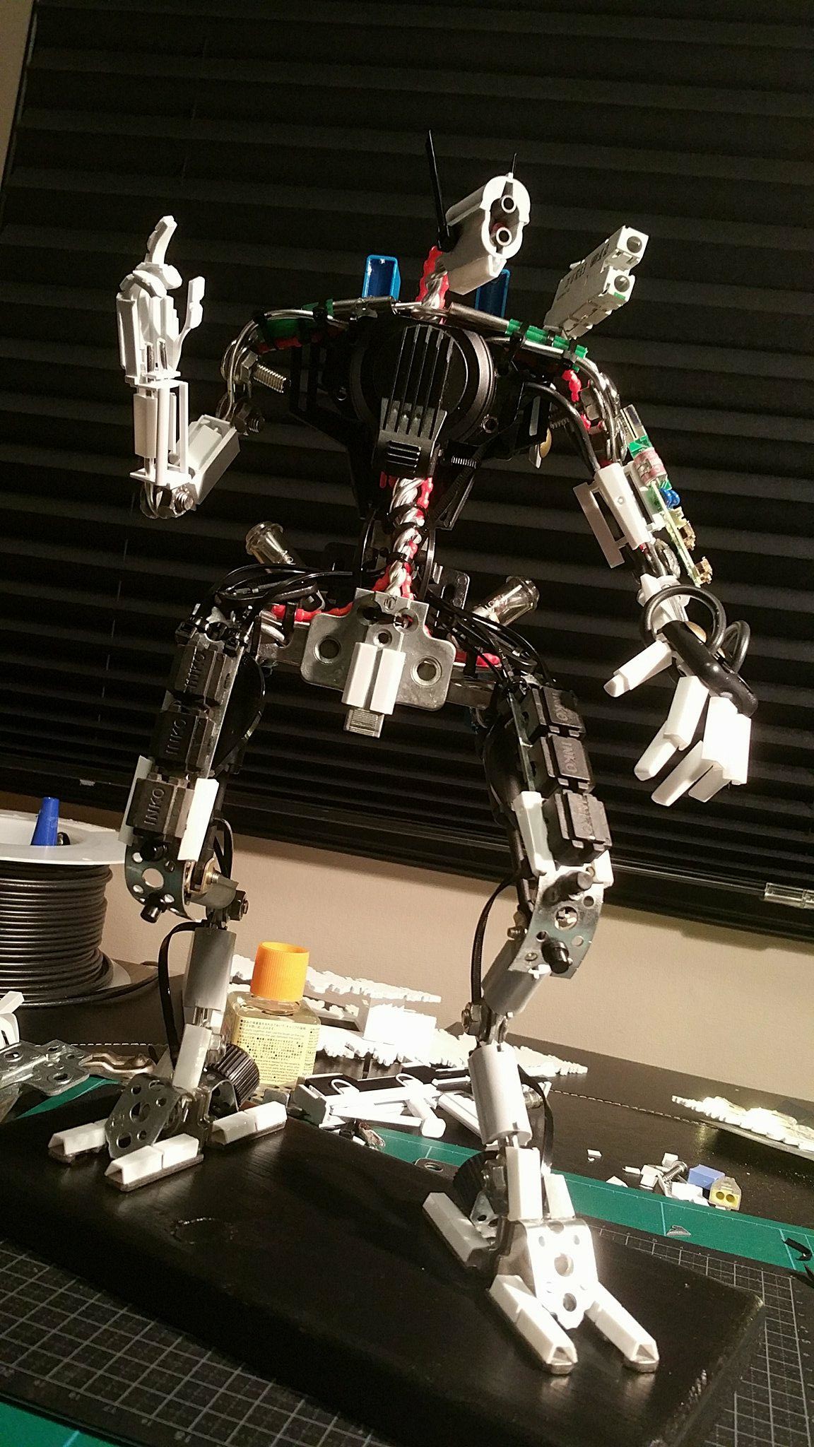 Kristoffer Kvamsdal - Mecha kitbash build