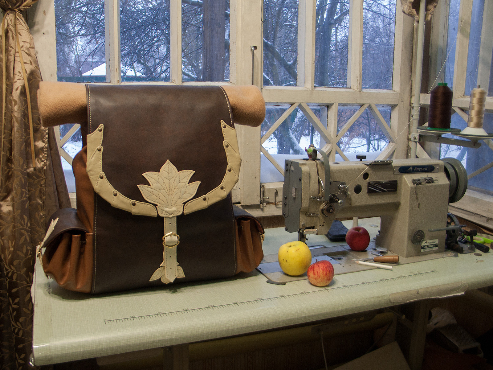 Alex Rukavishnikov - Hobbit's leather back pack (Inspired Bilbo Baggins)