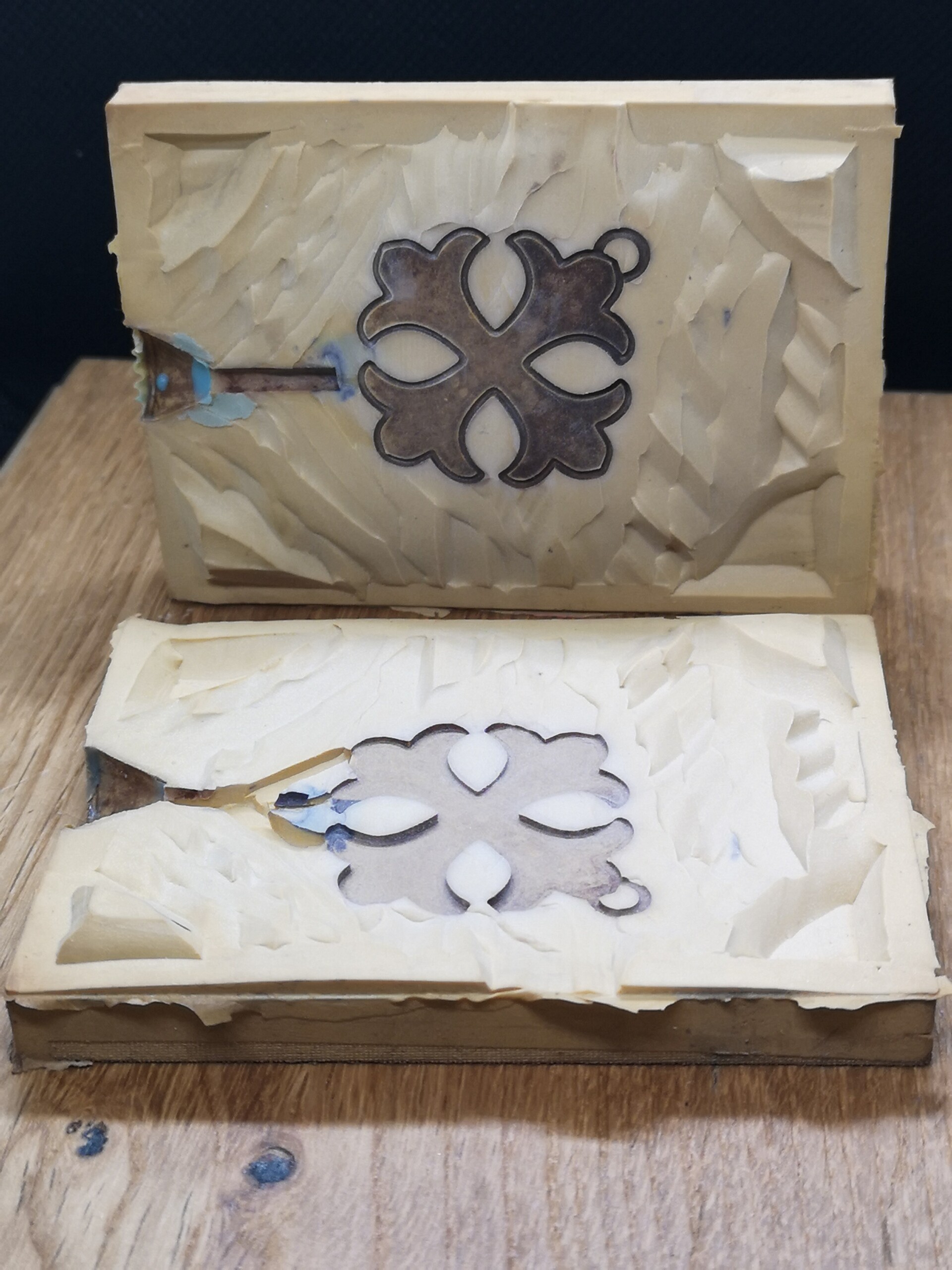 Alan Lilley - Countess Cross Jewellery