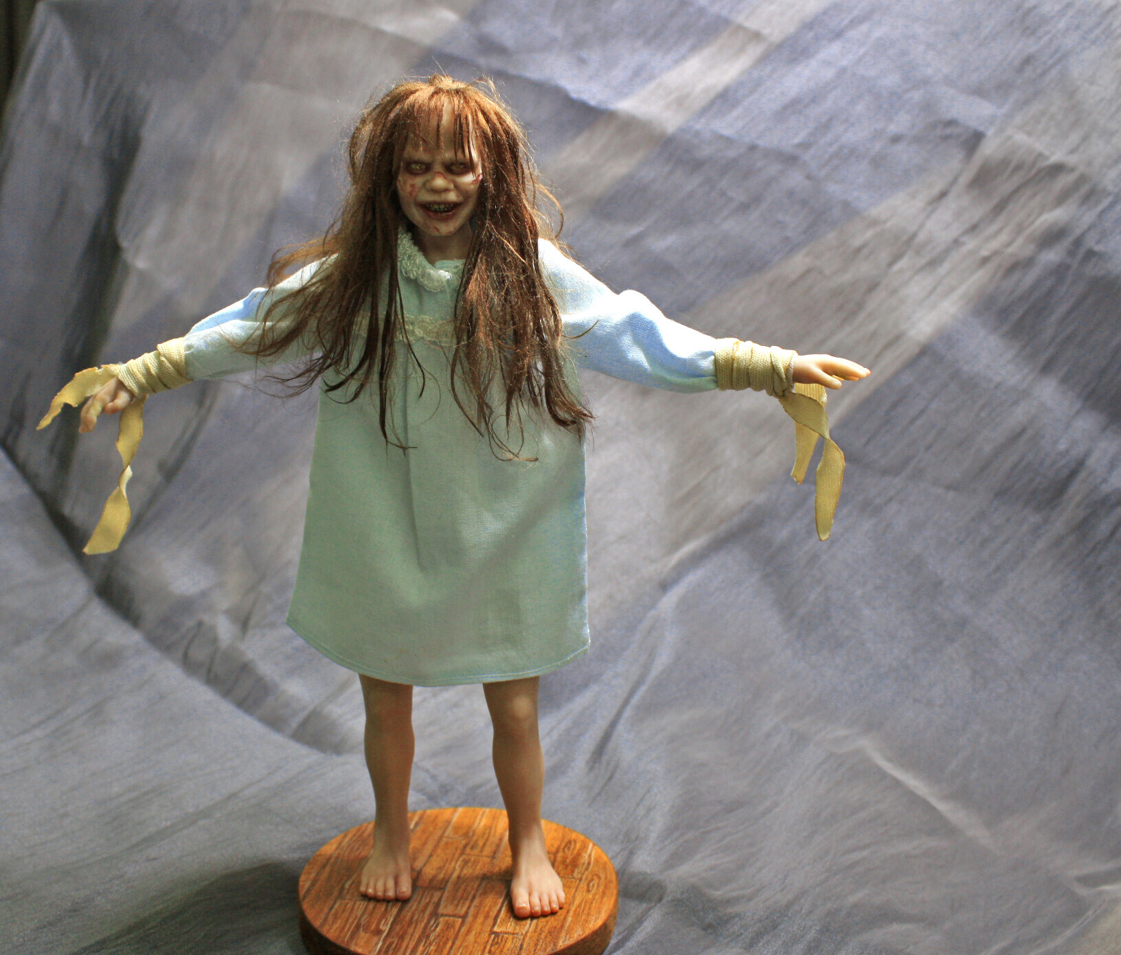 imge celepci - Ooak Regan Macneil figurine