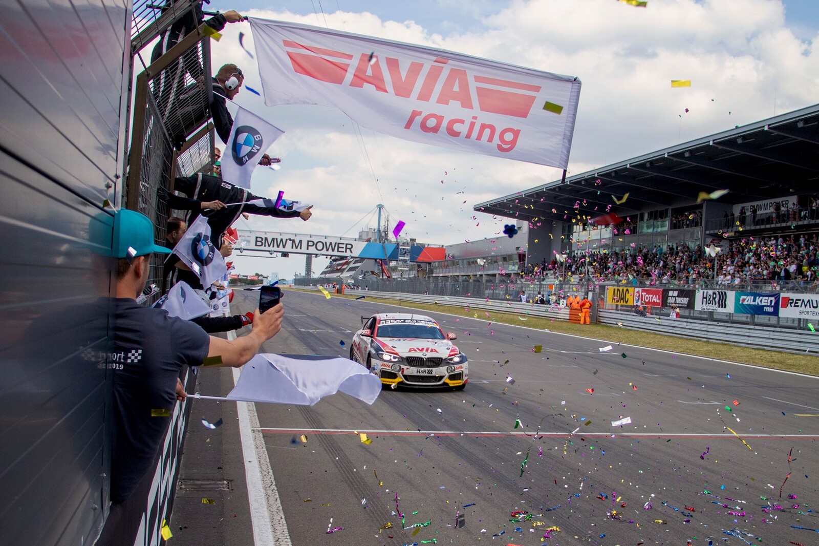 Marcus Dempwolf - AVIA Racing: Livery