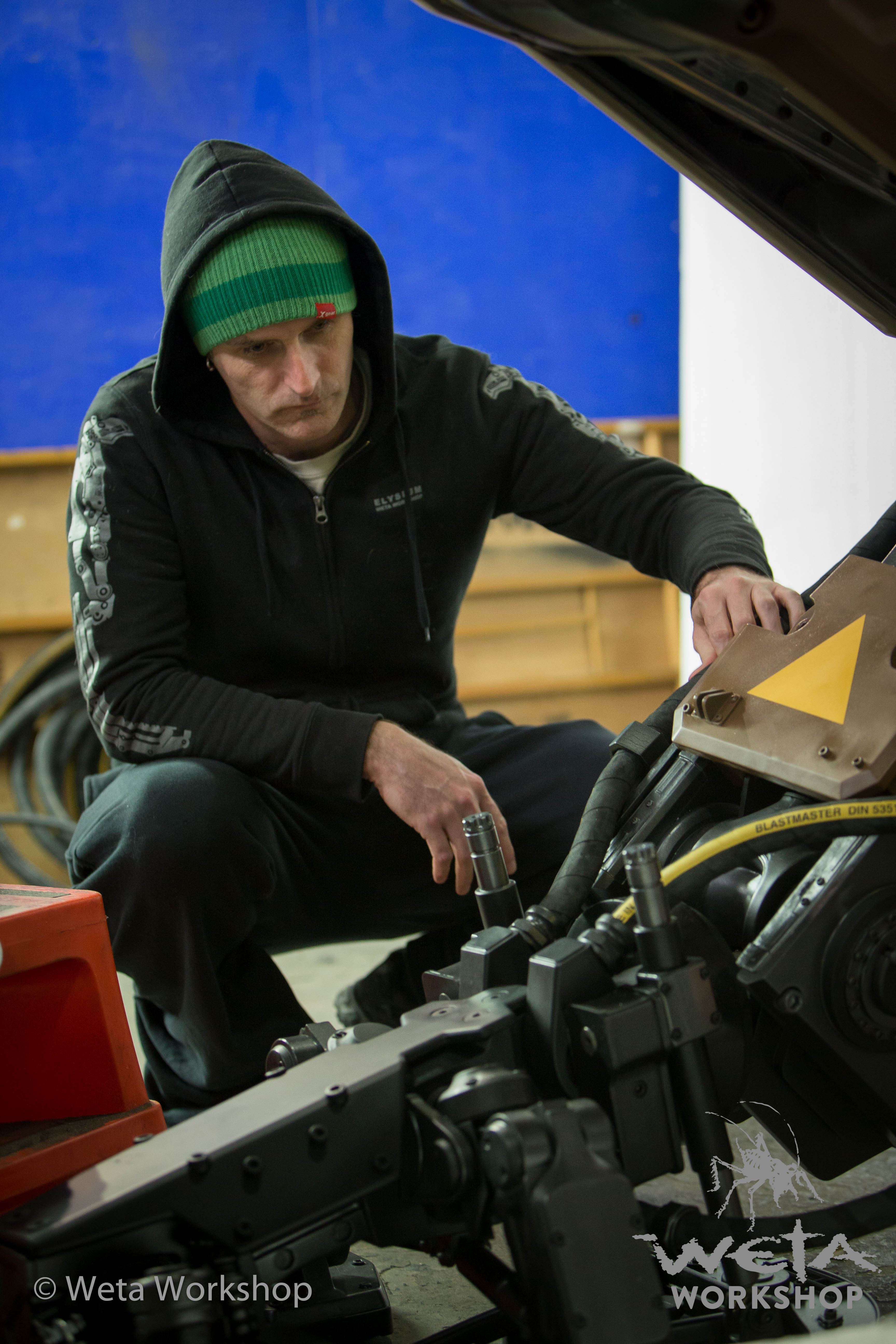 EDWARD DENTON - EDRED INDUSTRIES - CHAPPIE: THE MOOSE - Full Scale