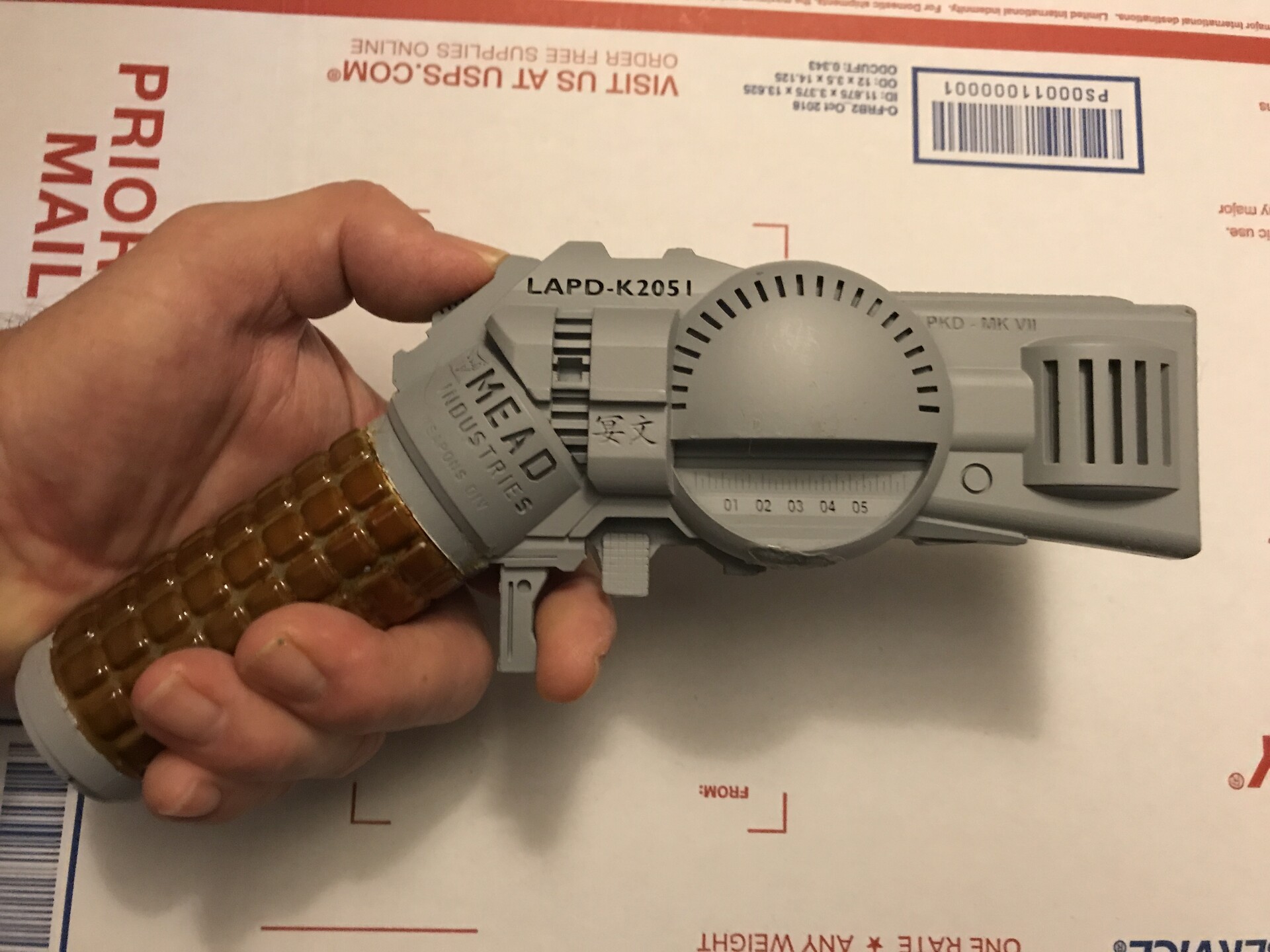 ArtStation - Blade Runner Concept Prop Build - Adding the Amber Grips
