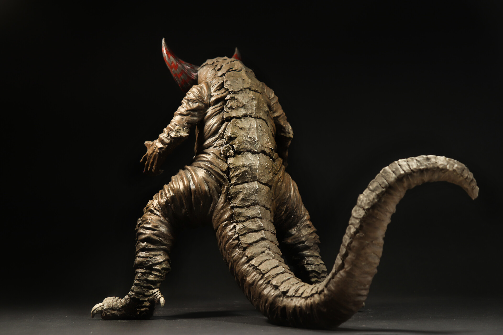 Jeremy Jap - Nonscale 30cm ; Kaiju Gomora (from Ultraman series)