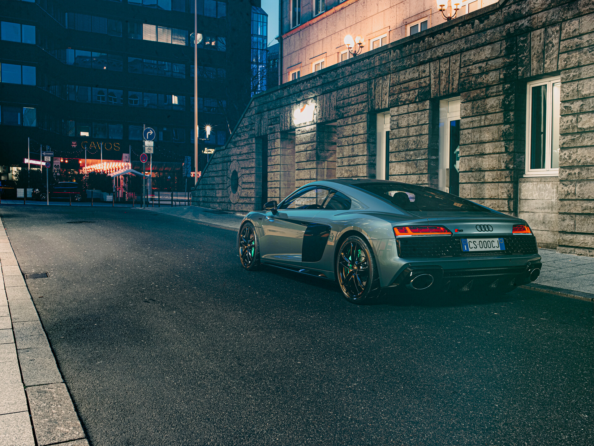 Giacomo Geroldi Visuals - AUDI R8 - NIGHT LIFESTYLE