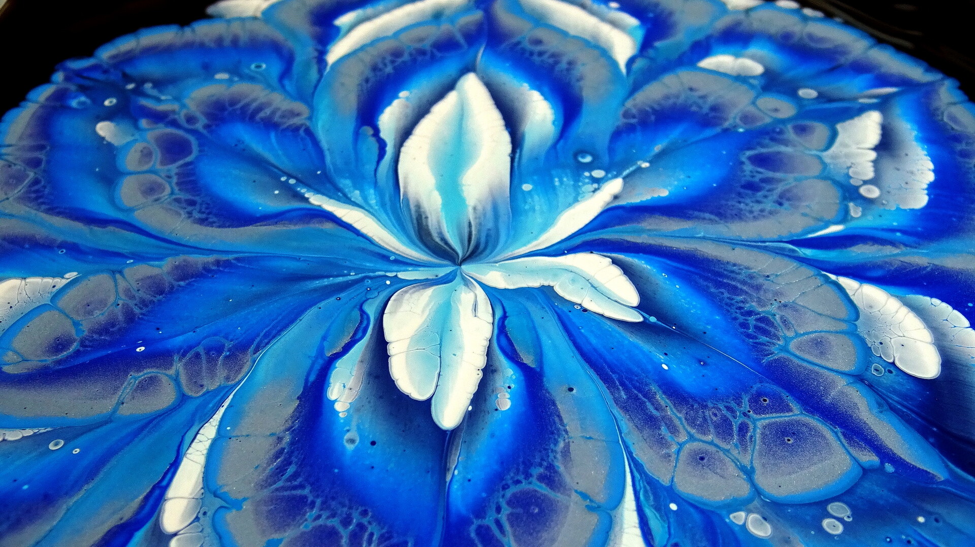 Fiona Art - Acrylic pour over a GLASS ~ Reverse FLOWER dip with paper ...