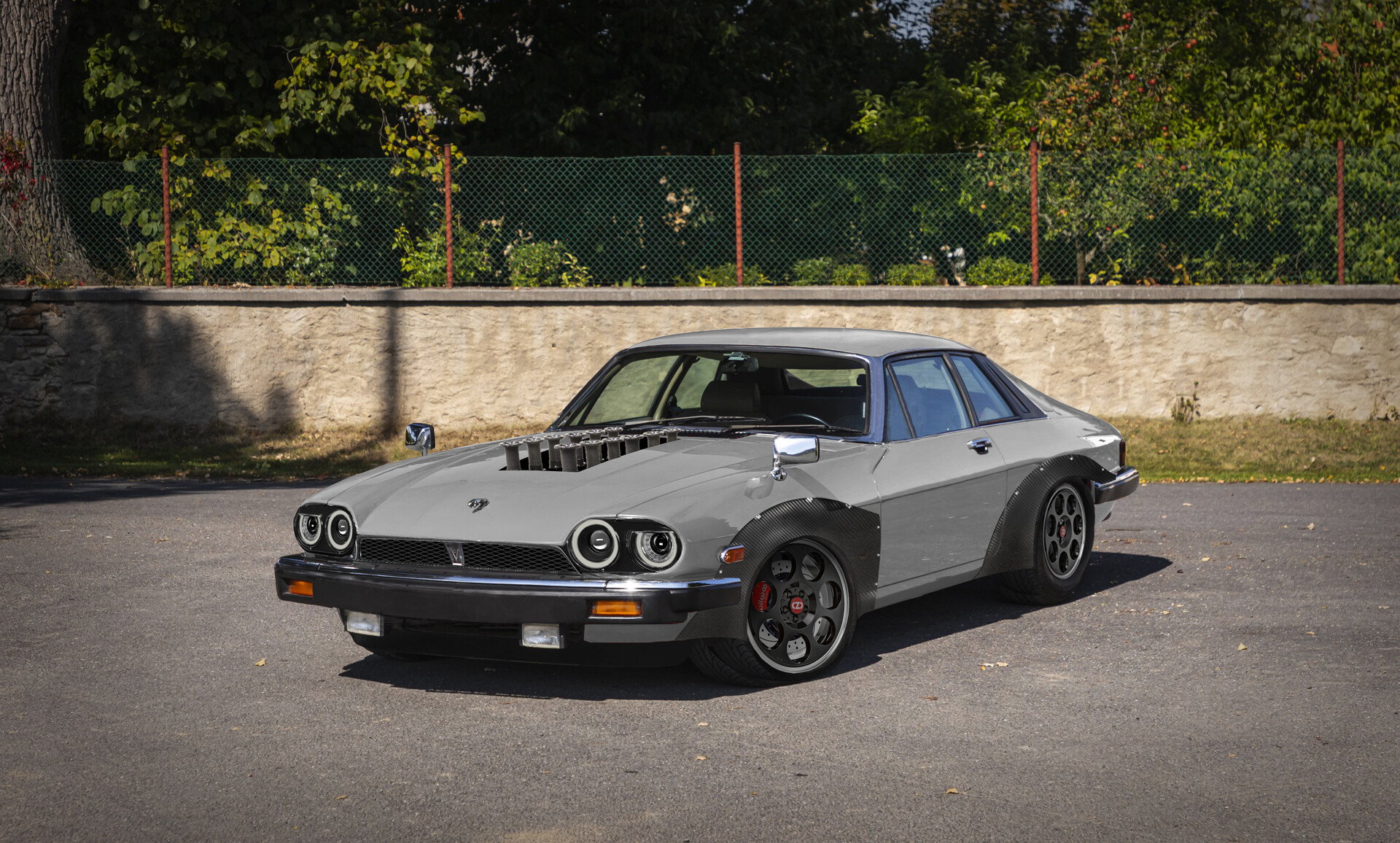 ArtStation - Jaguar xjs v12