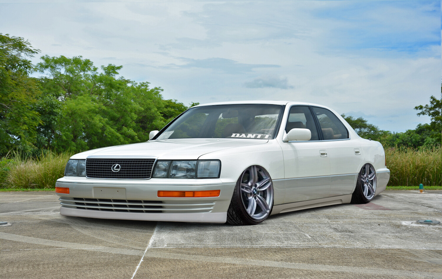 Stanced Lexus Ls400
