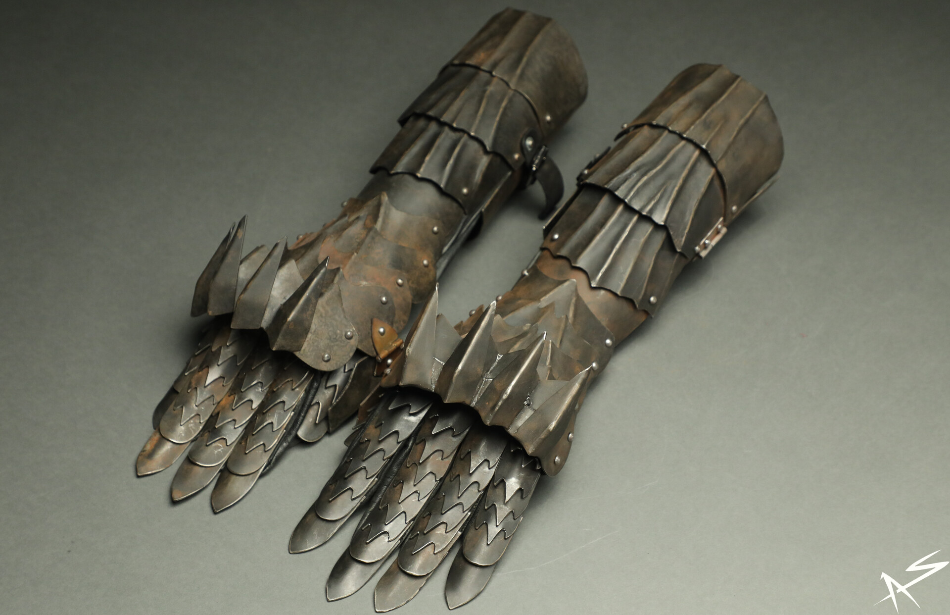 ArtStation - Nazgûl Gauntlets