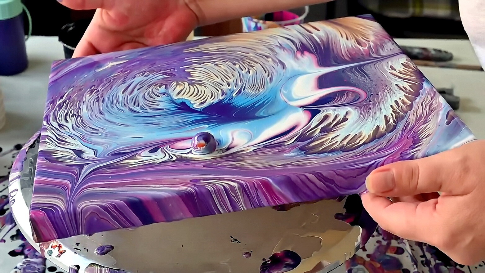 Fiona Art - Loop De Loops Straight acrylic pour ~ Painting with marble ...