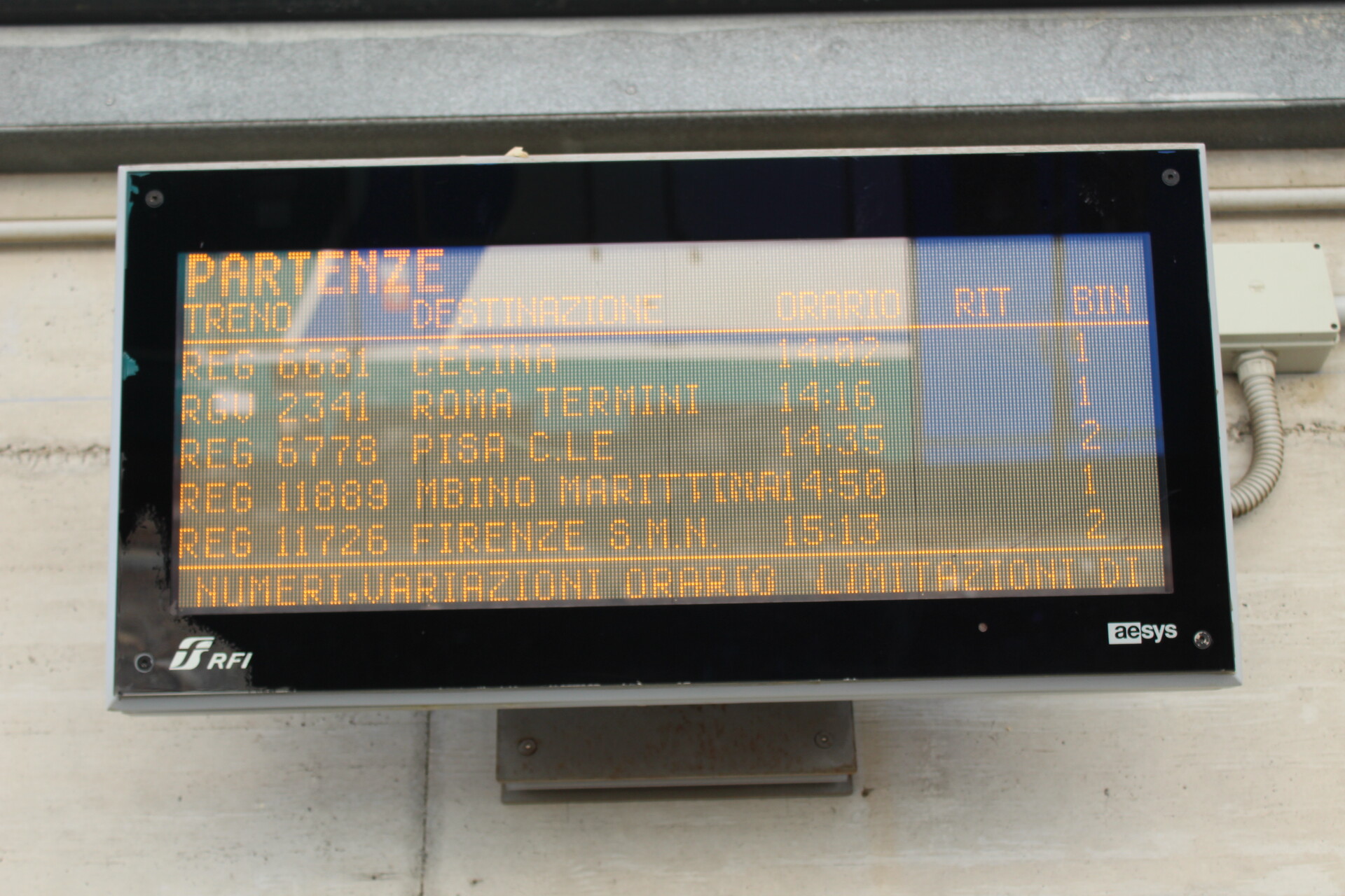 Daniele Vicinanzo - Train Monitor Departures