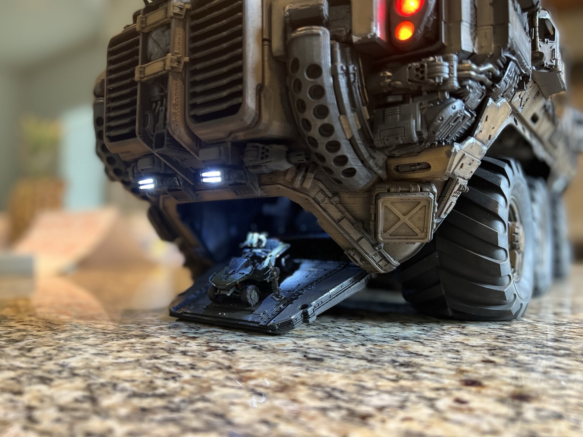 RJ Ranola - Halo 4: RC UNSC Mammoth 1/100 scale