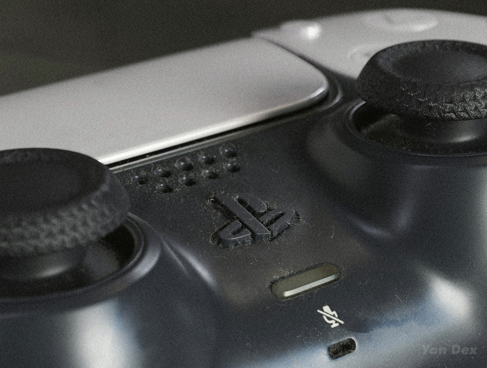 Ian - PS5 Dirty Controller 🎮