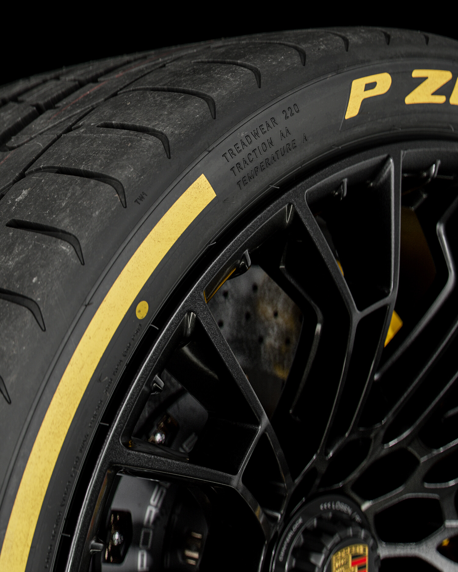 Roman Tikhonov - Pirelli P ZERO™ (PZ3) • 325/30 ZR20 (103Y) • 200/AA/A ...