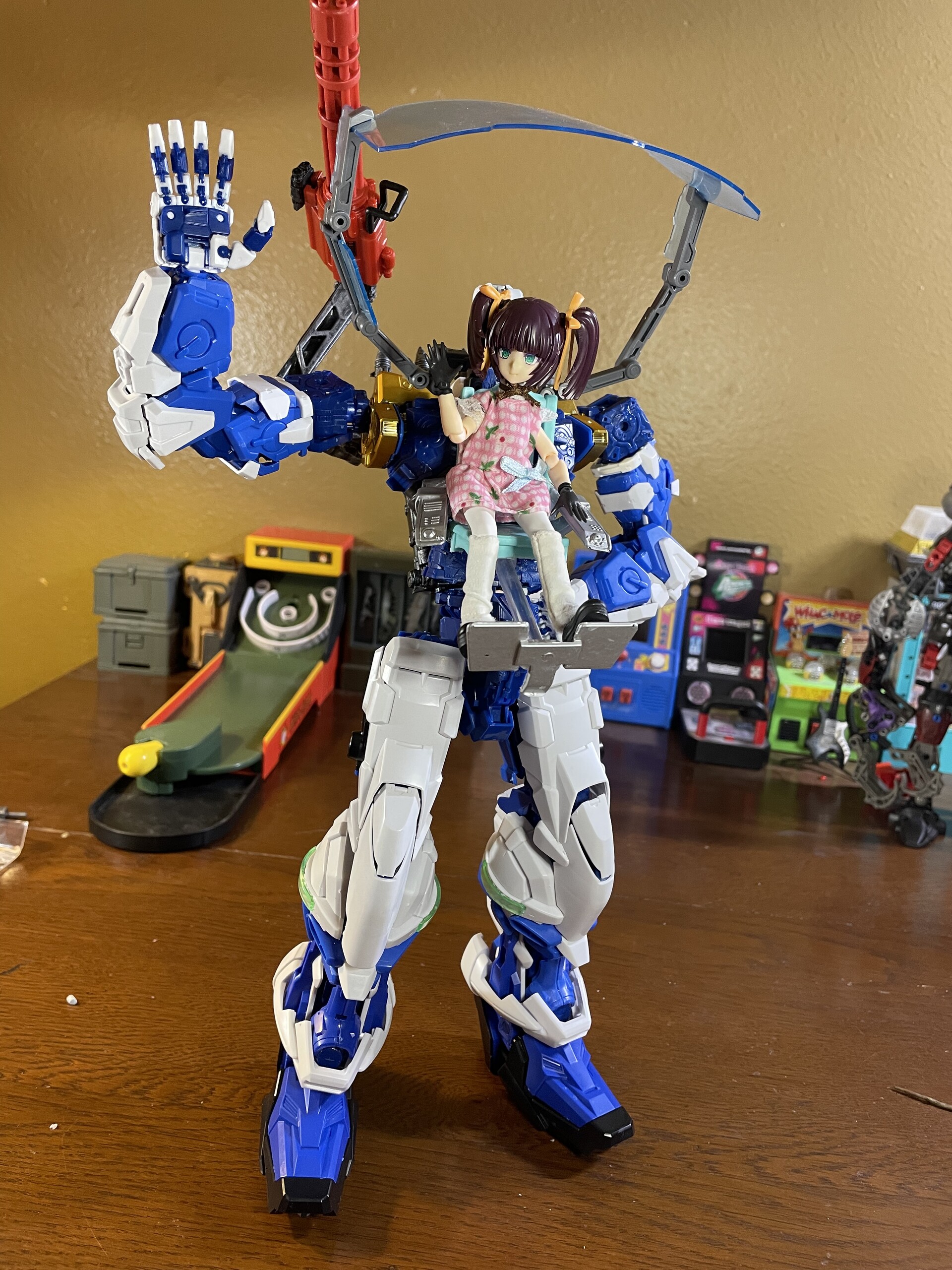 ArtStation - The Ultima Suit (kitbashed mecha suit)