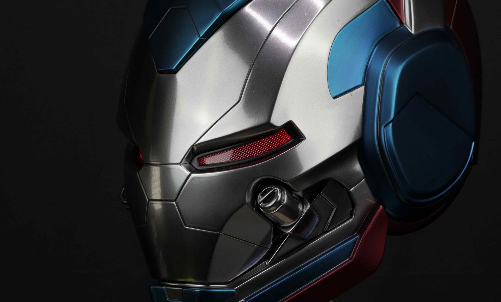 Andrew Crossen - Iron Patriot (Endgame) Helmet Replica