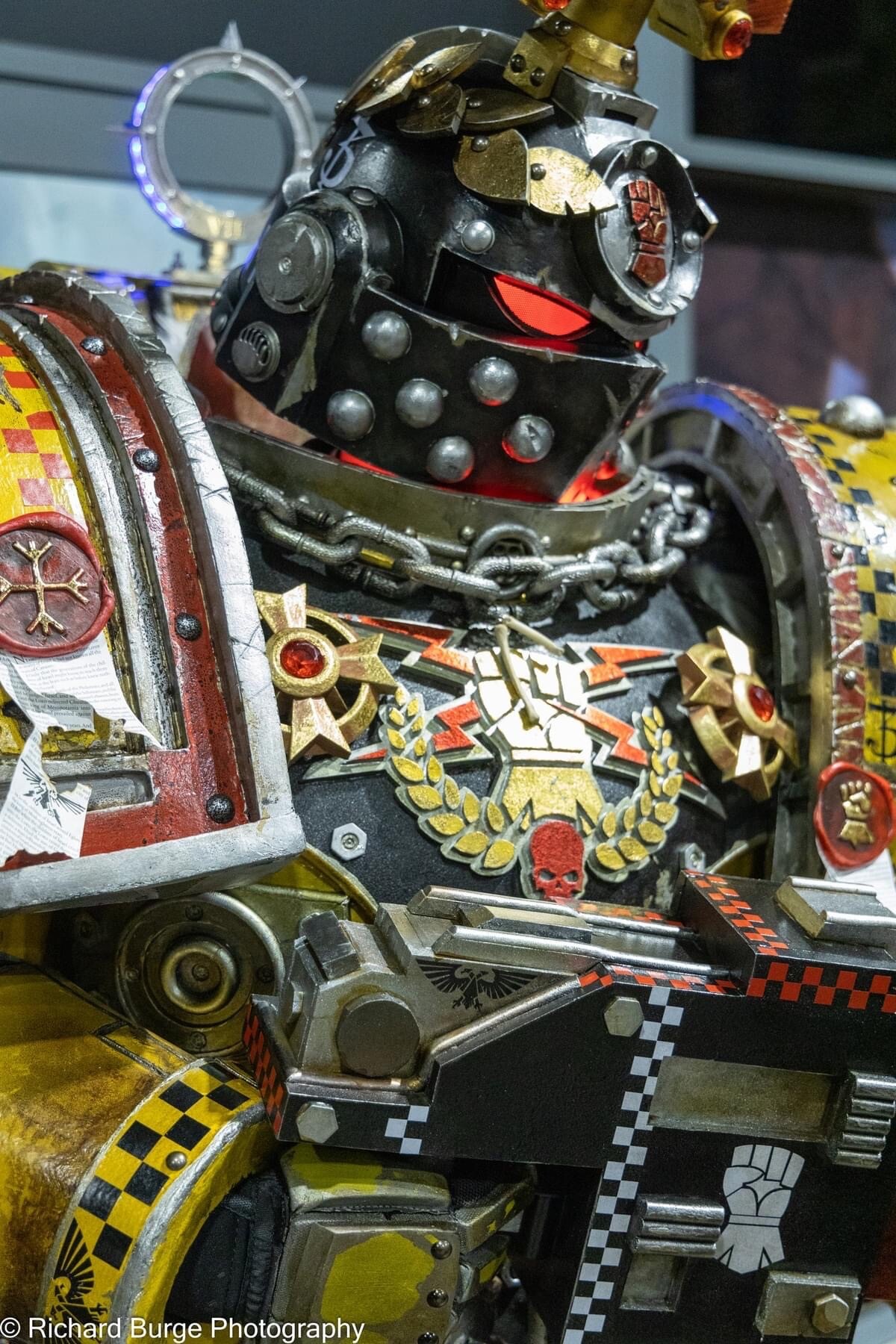 Em Johnson - Warhammer: The Horus Heresy - Imperial Fists Armour ...