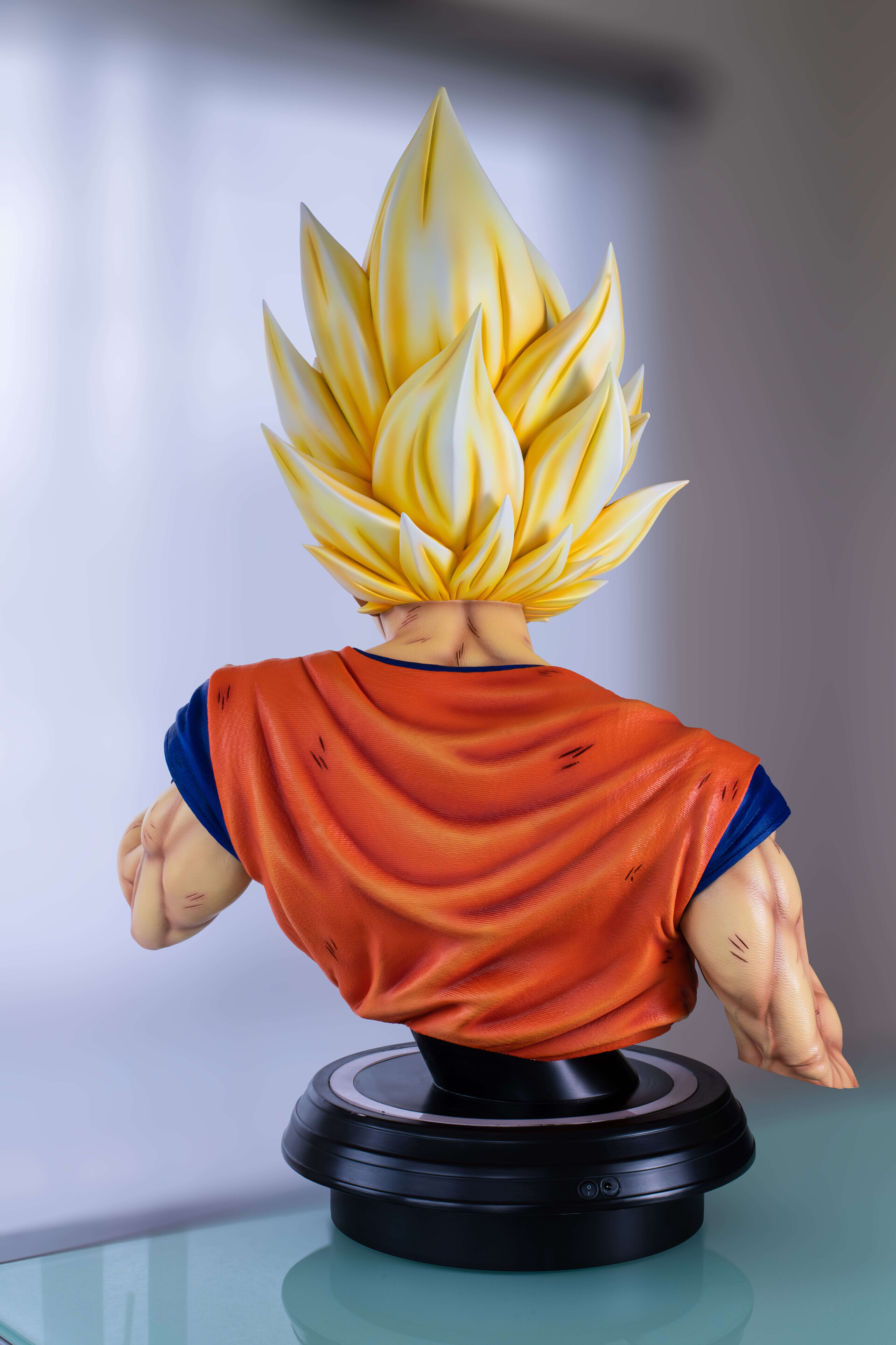 KD Collectibles - SSJ Goku Bust
