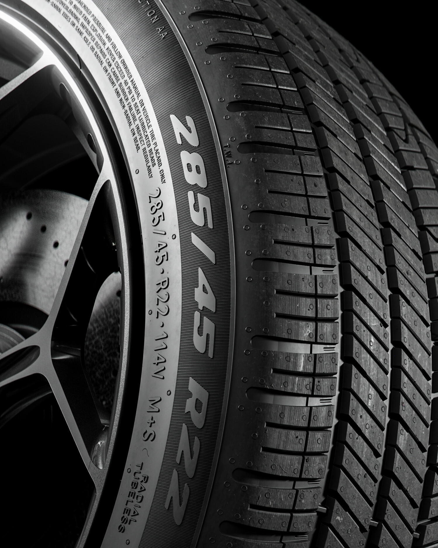 Roman Tikhonov - Pirelli P ZERO™ AS Plus 3 • 285/45 R22 • 500/AA/A ...