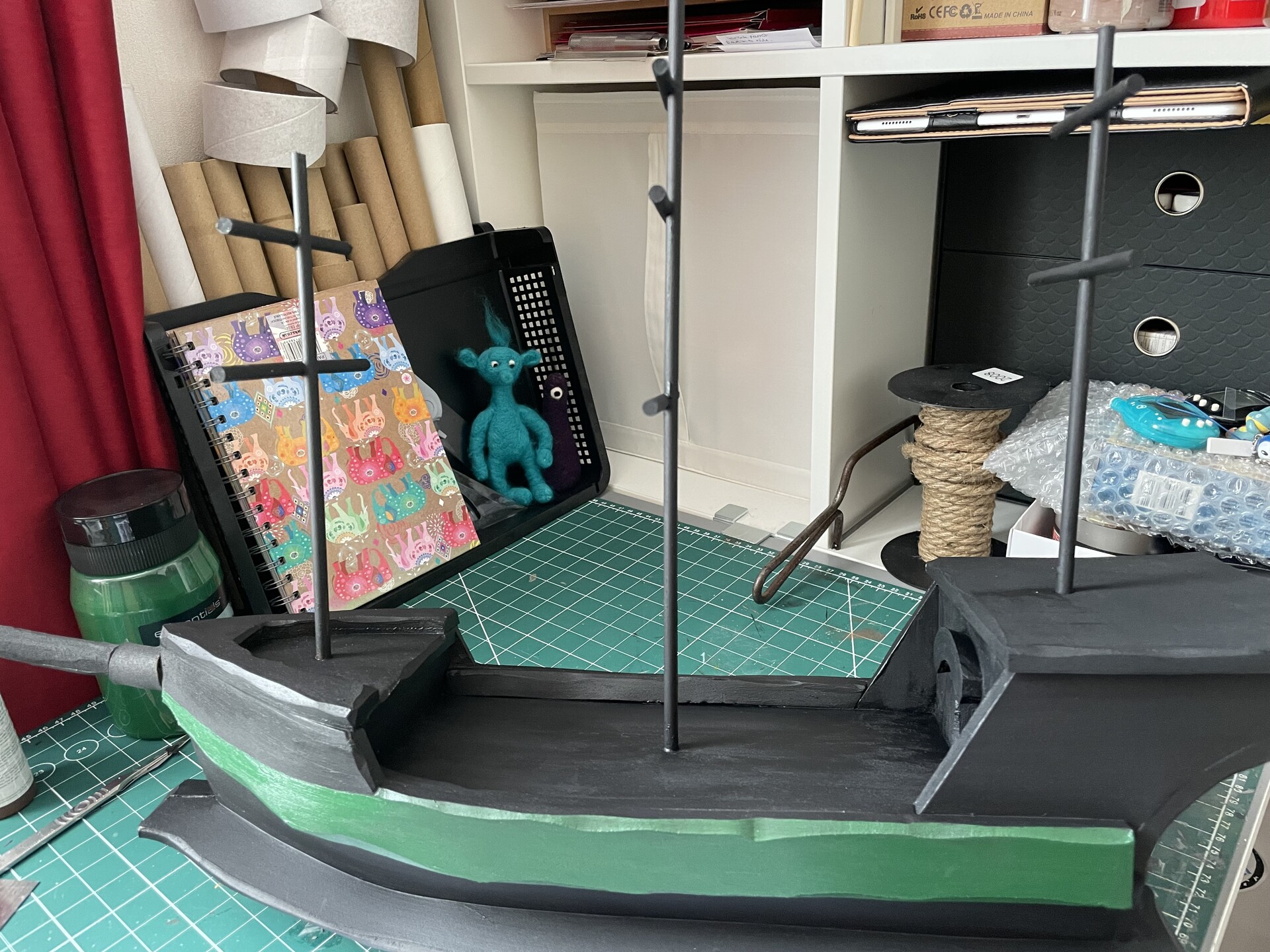 Liz B - Sea of Thieves inspired Galleon with Obsidian livery