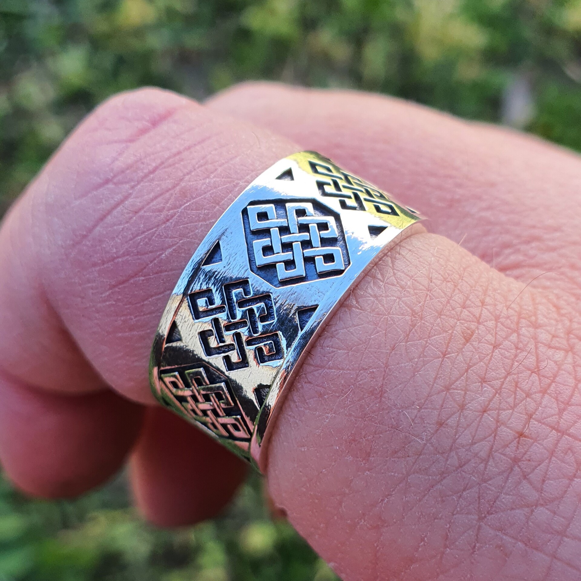 Nicolas Murdaca - Endless Knot Ring V2