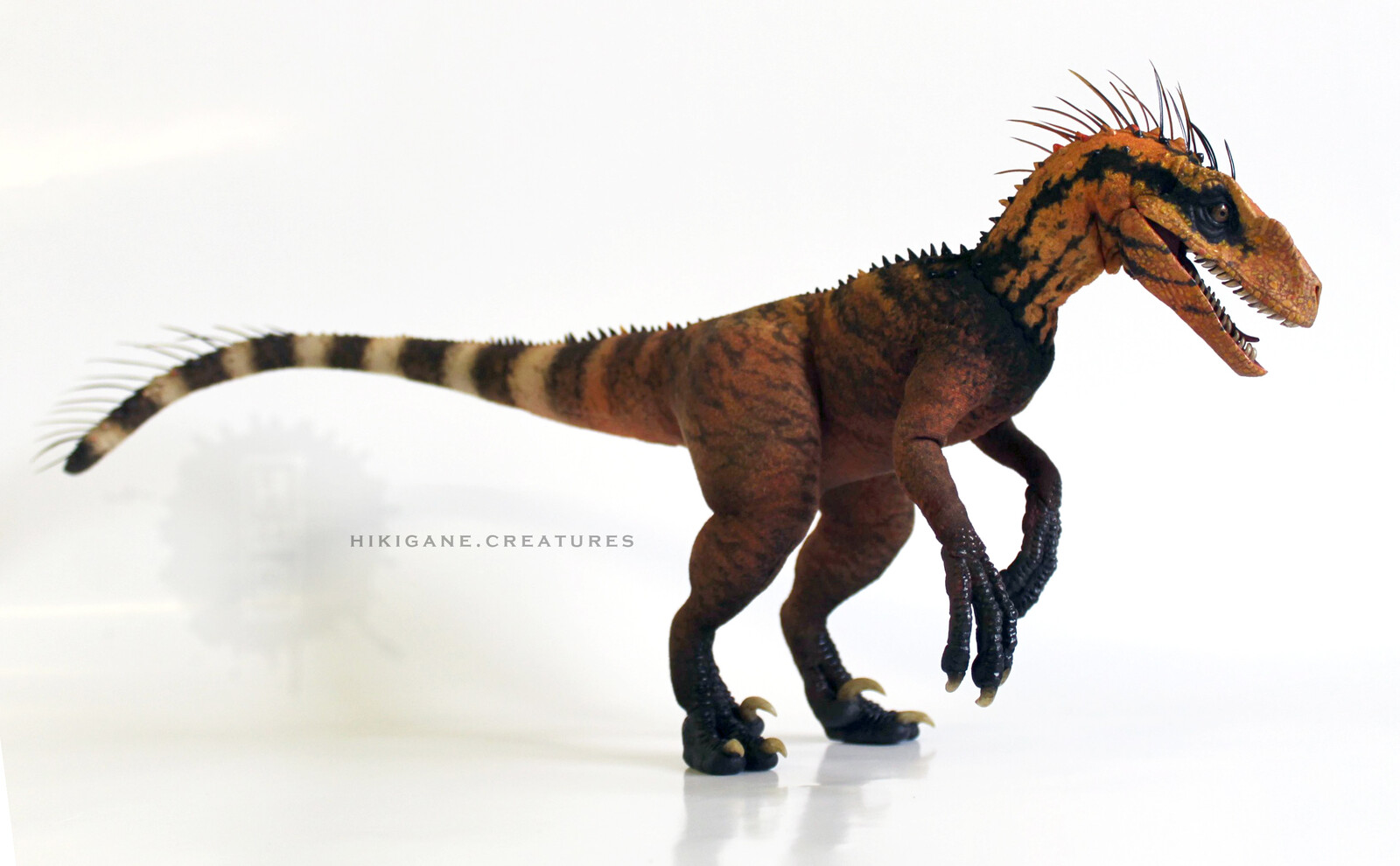 Boglarka Zilahi (hikigane.creatures) - Red Raptor art doll