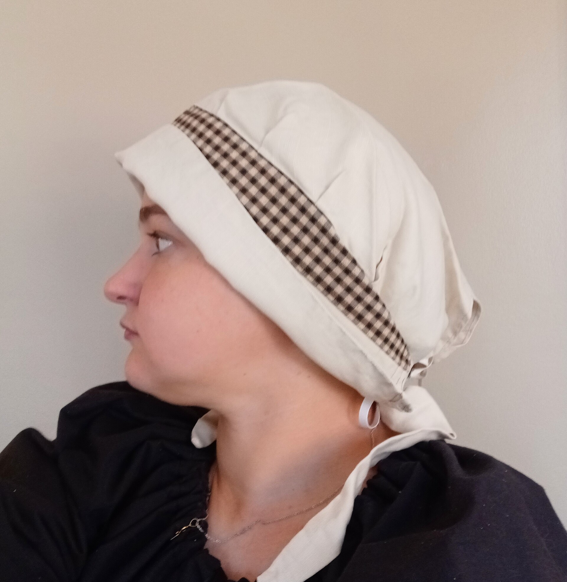 Kait Howard - Rolled edge bonnet 16th century