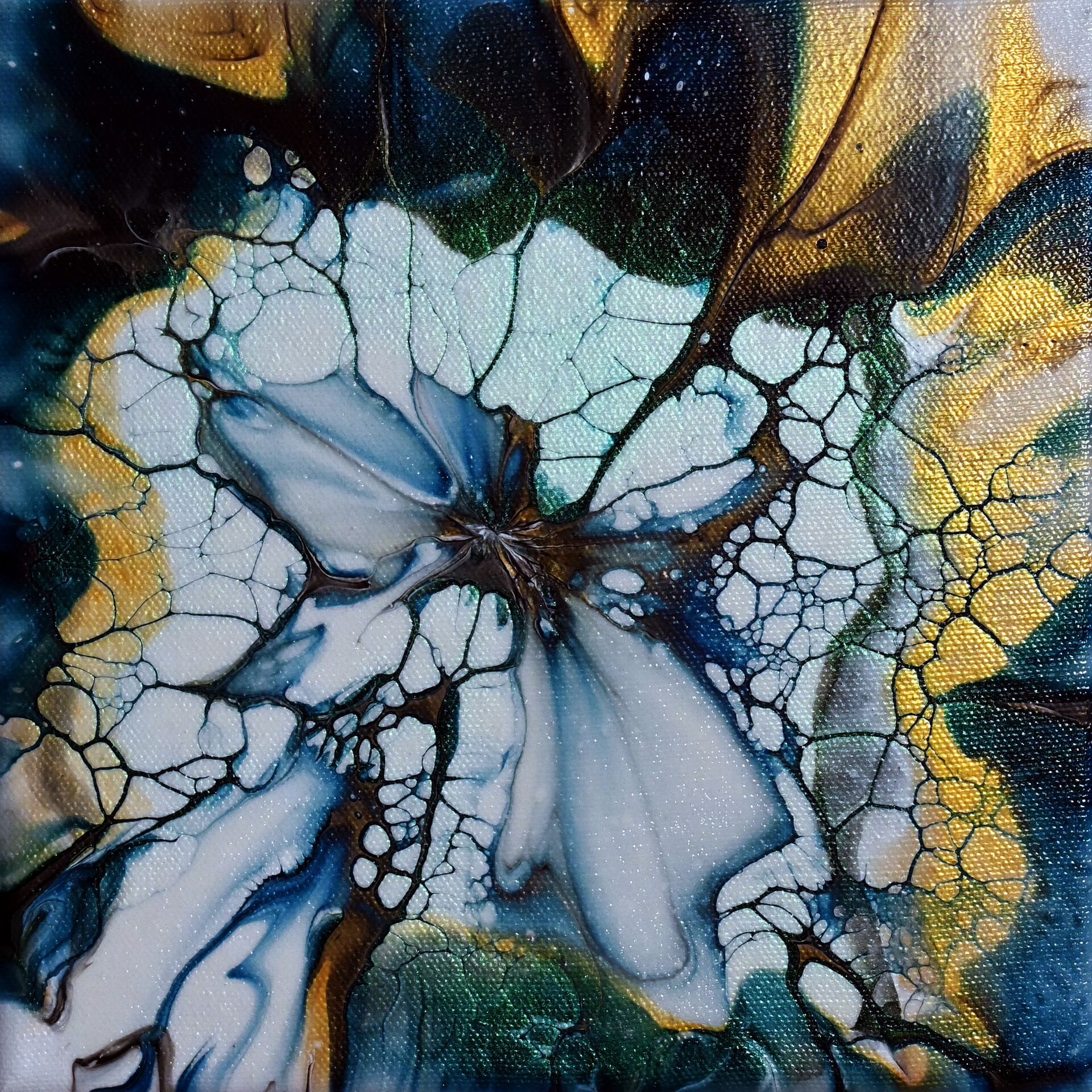 Fiona Art - Frozen Beauty: Acrylic Blown Flower on a Transparent Base 🌸 ...