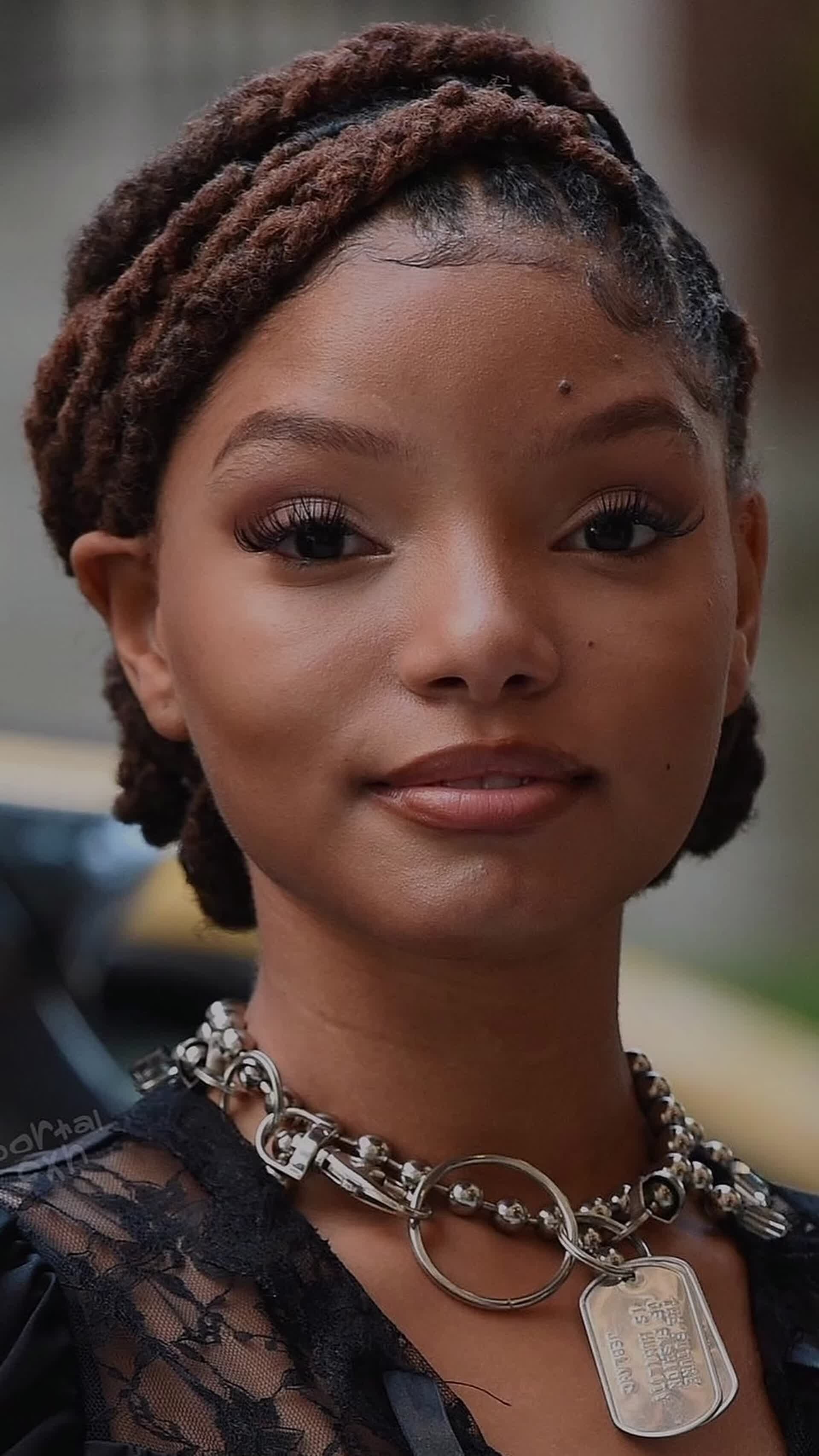 ArtStation - Blender Hair groom (Dreads - Halle Bailey)