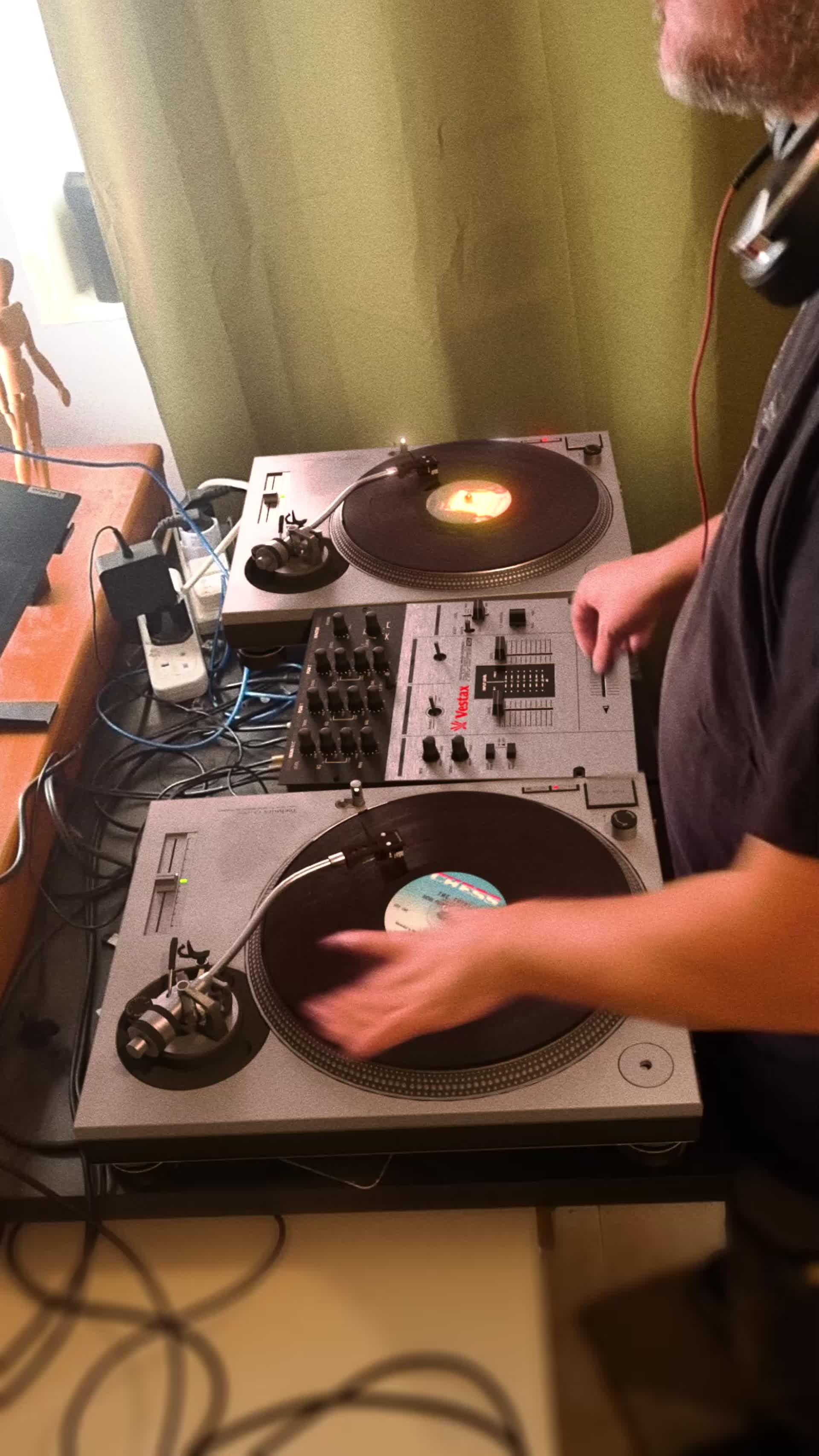 ArtStation - Turntablism VFX