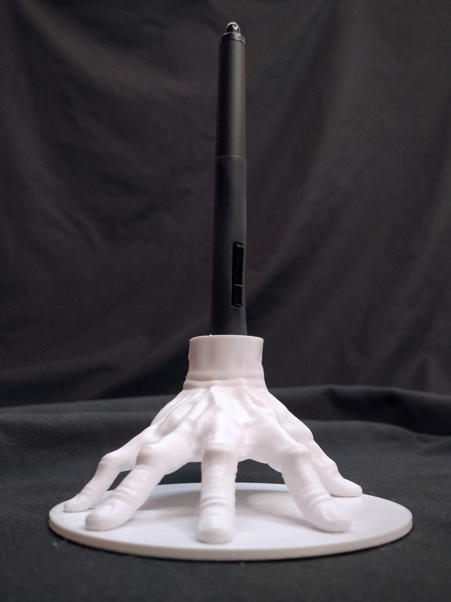 ArtStation - Thingie Hand Pen Holder | Resources