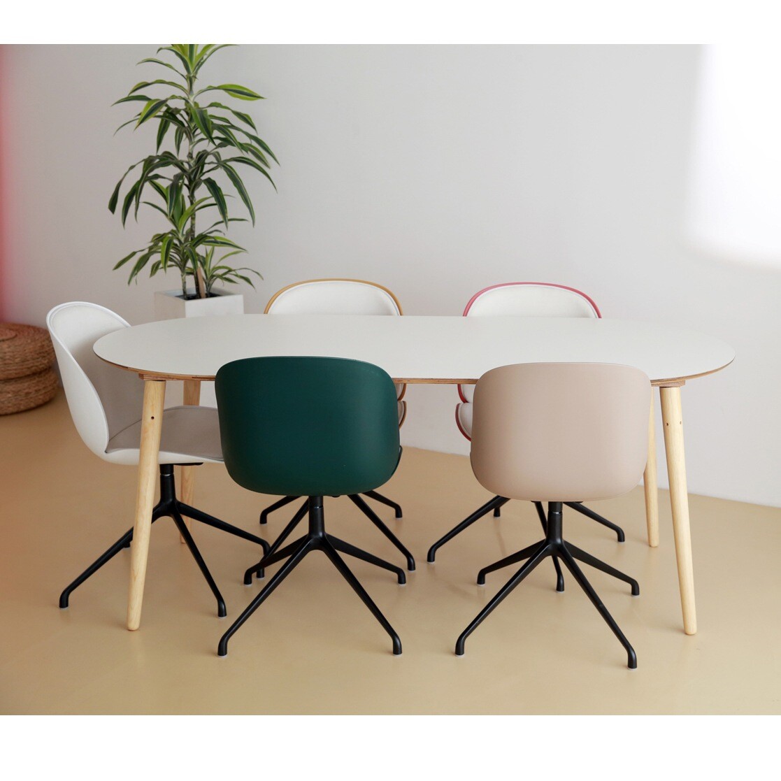 ArtStation - HPM Melamine White Oval Table Dining Table | Resources