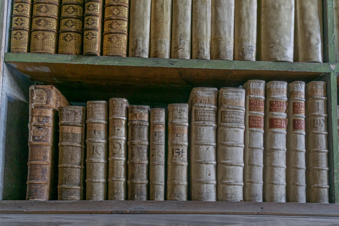 ArtStation - FREE ANCIENT BOOKS - 53 HIGH QUALITY photos | Resources